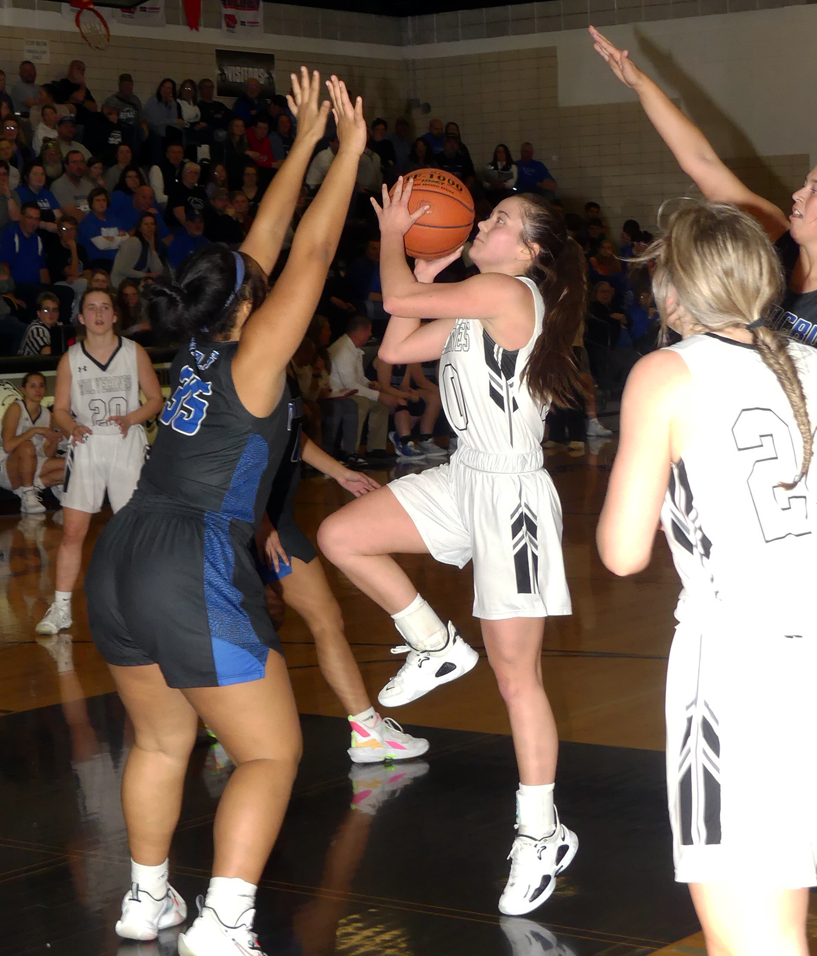 MMCRU rolls on, tops Wolverine girls – belltimescourier.com