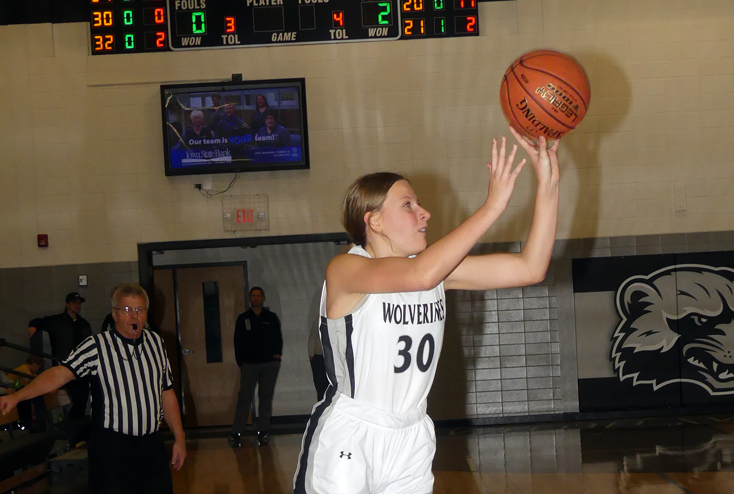 Akron-Westfield pulls away early to defeat Wolverine girls ...